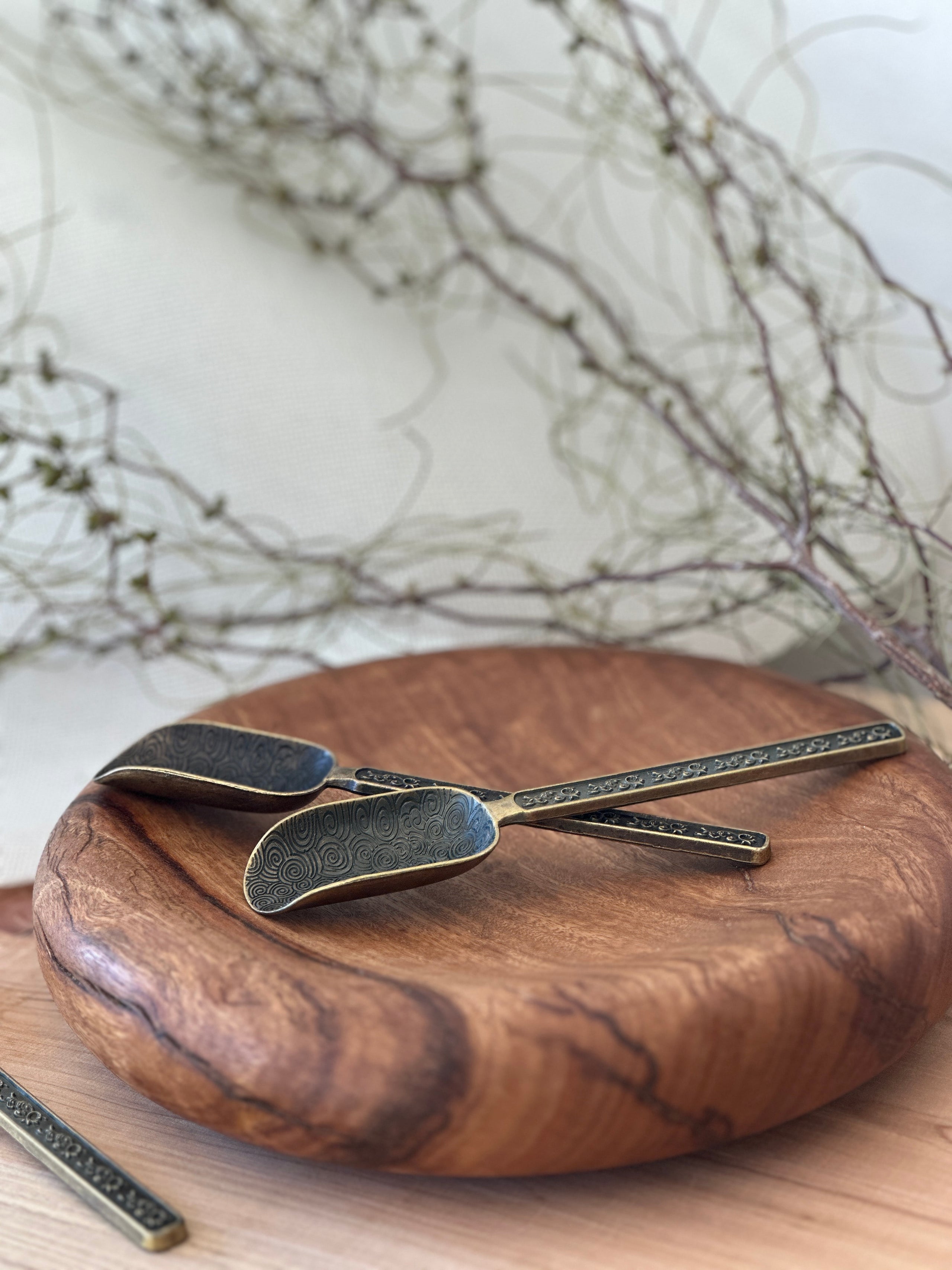 Flora and June Tea Scoop | Native Botanical Young